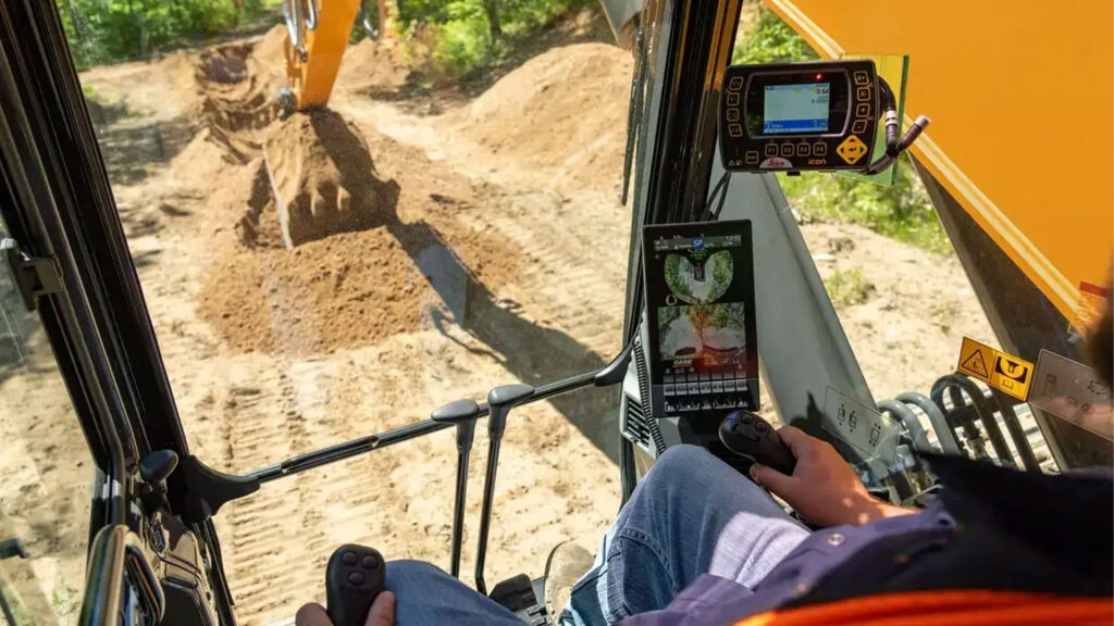 CASE CX170E Large Crawler Excavator - McCann Industries